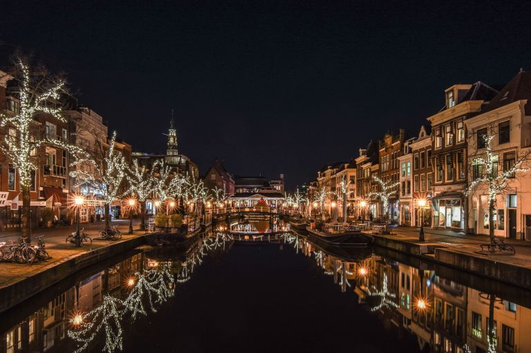 Een drijvende ijsbaan en 1574 kerstmannen: dit zijn de Winter Wonder ...
